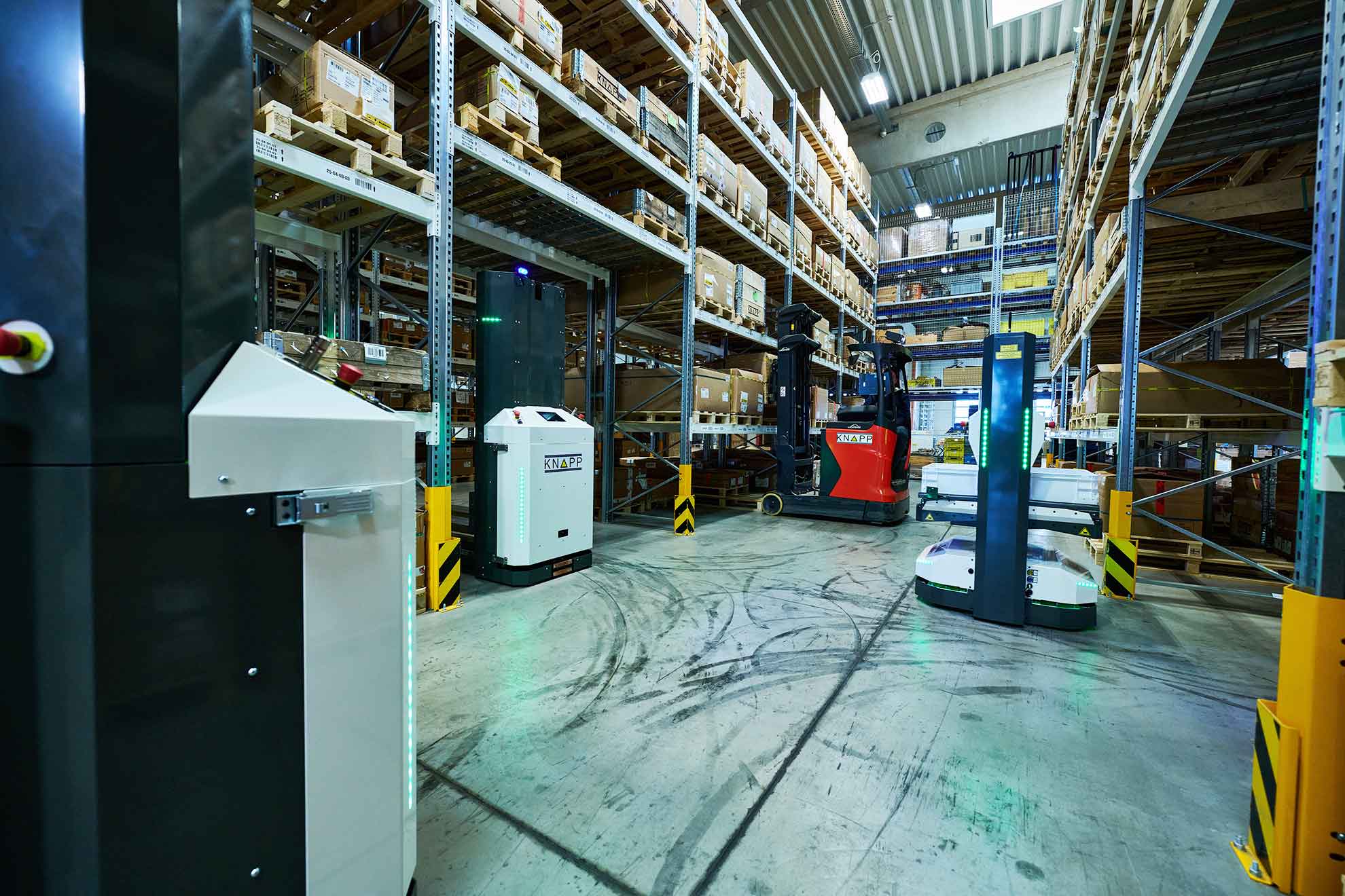 Från transportbanor till autotruck: Utvecklingen av självgående truck i ...